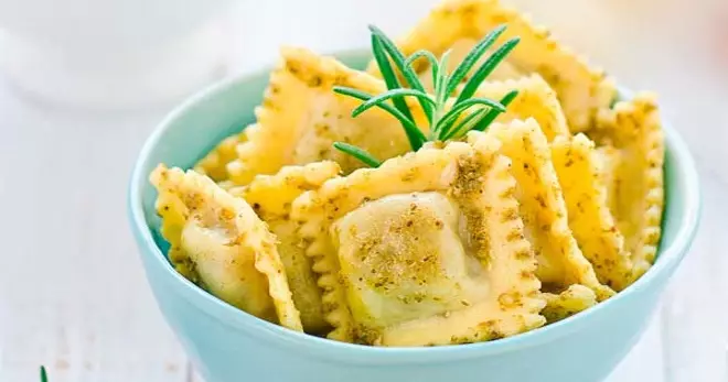 Ravioli - सबसे स्वादिष्ट आटा और विभिन्न प्रकार के सामान की व्यंजनों