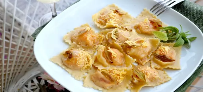 Ravioli de ricotta i pera