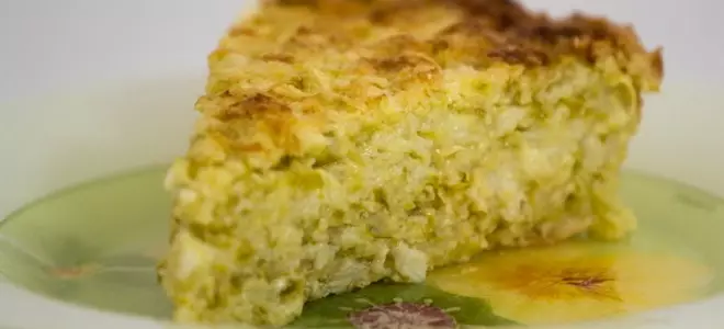 Casserole از Zucchini در یک آشپزخانه آهسته