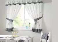 მოკლე curtains1