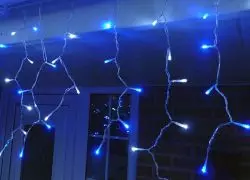 LED Garlands តាមផ្លូវនៅលើអាគុយ