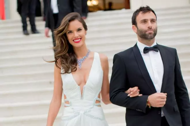 I-Alessandra Ambrosio kunye nomyeni wakhe baseburhulumenteni