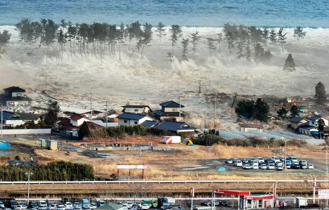 Tsunami yn Japan1