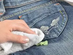 How to remove the chewing pants1