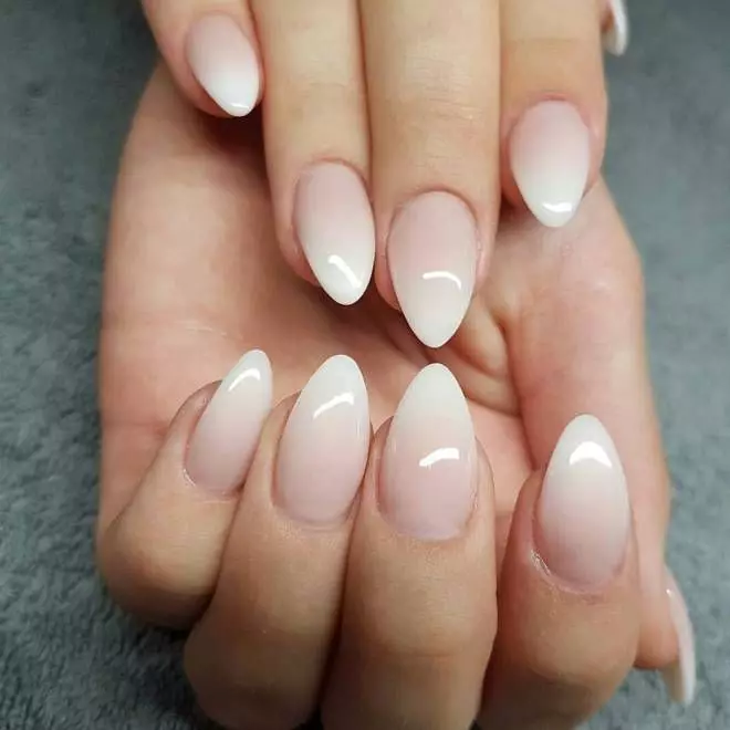 Sharp Nails - Disenyo ng matalim na mga kuko, manikyur Pranses sa matalim na mga kuko, larawan 33230_16