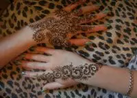 Mehendi בבית 4.