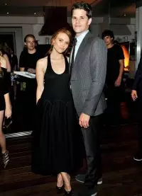 Max Carver และ Holland Roden ที่งานปาร์ตี้