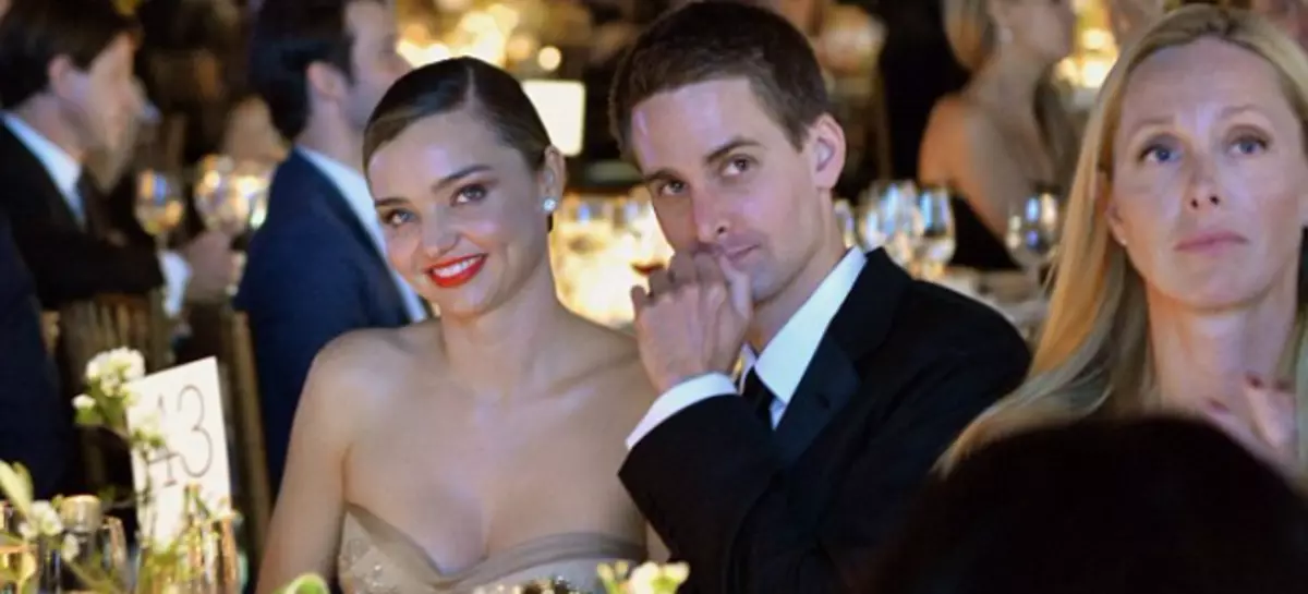 Miranda Kerr et Evan Spiegel Steel Paire de soirée sur baby2baby