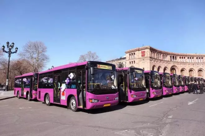 Automobiļi - galvenais transporta veids Armēnijā