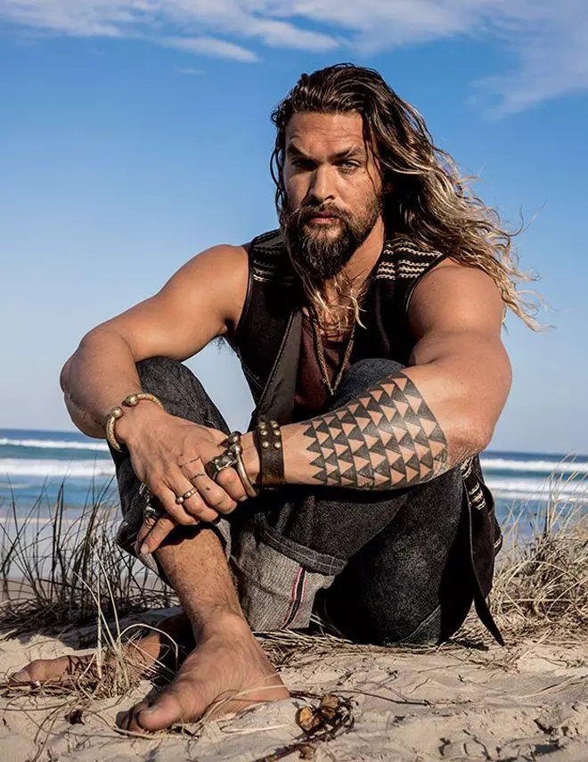 Attur Jason Momoa.