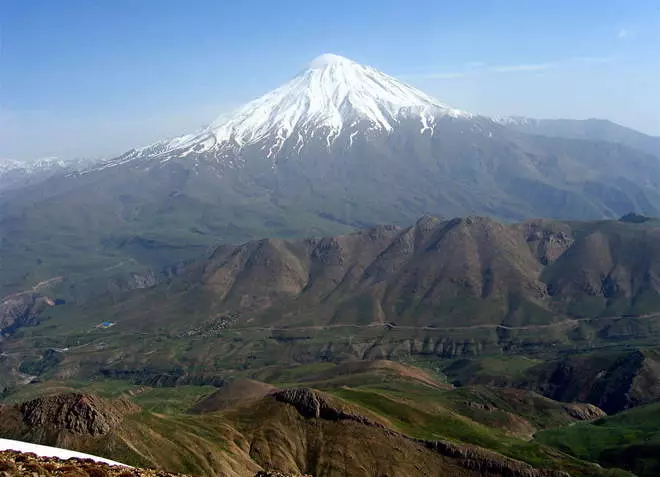 Mount Demavend on suosittu matkailijoiden kanssa