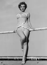 Marilyn Monroe amin'ny fomba nentim-paharazana ho an'ny Swimsuit Hollywood