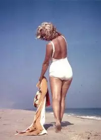 Marilyn Monroe on the sea coast