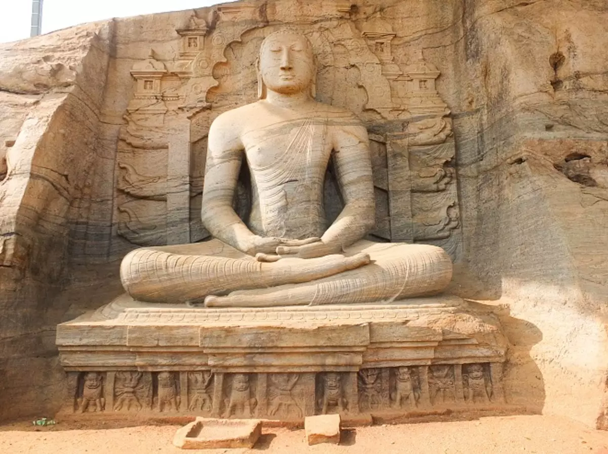 Asana Dhyan Buda heykəli iclası