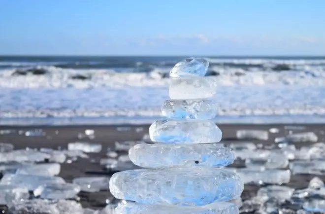 Plage um Mond vum Floss Tokati a Japan