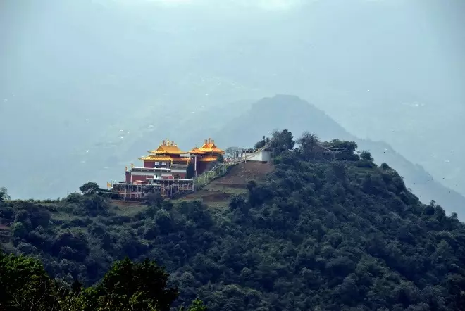 寺廟在山上