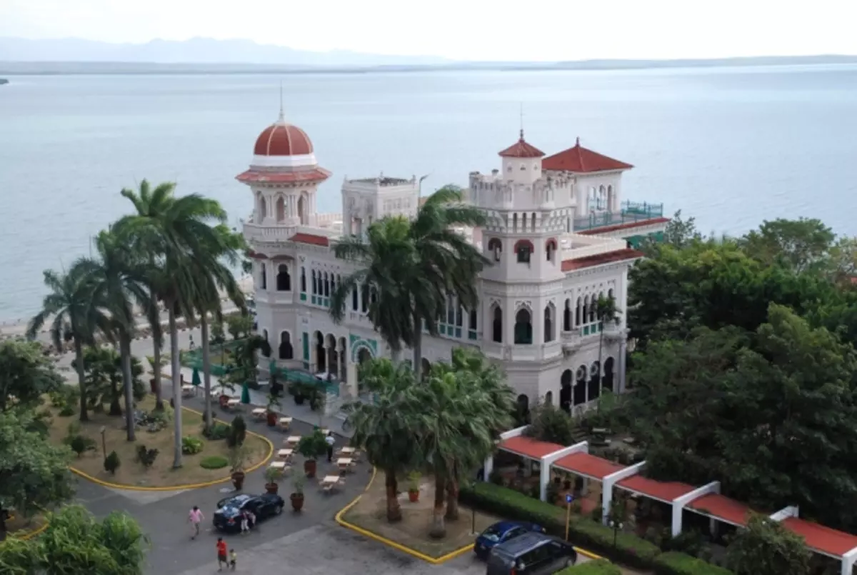 Sienfuegos.