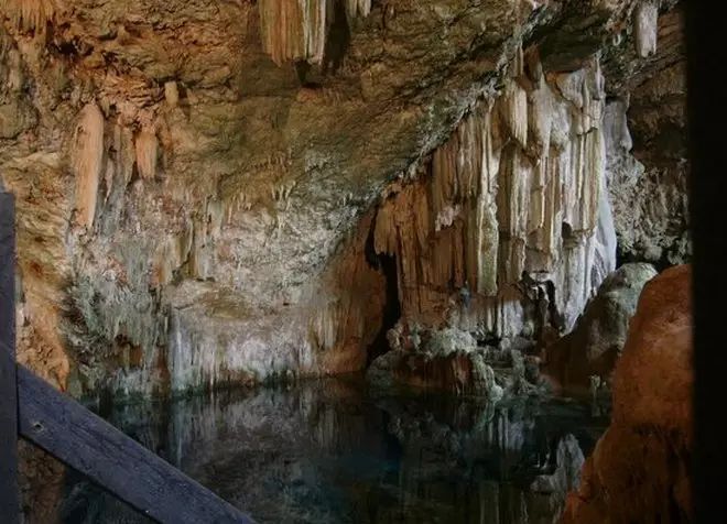 Kuchezera ku Cave Fasarn