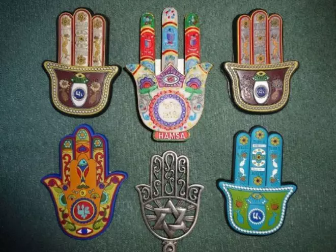 Amulet hamsa.