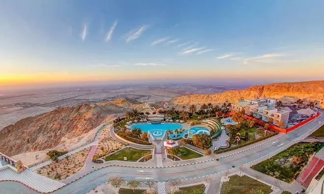 Hotel Mercure på Mount Jebel Hafit