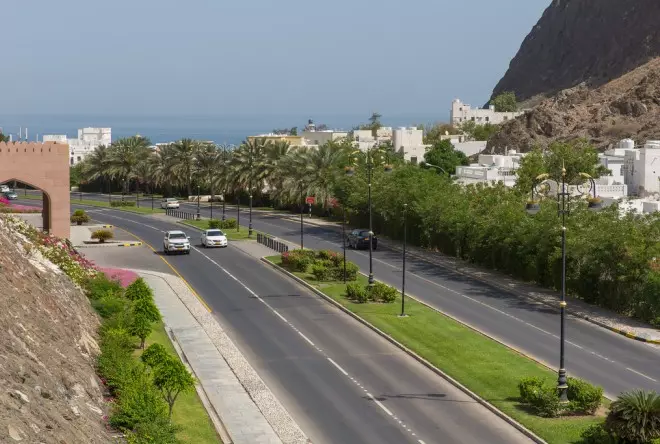 O le totogi o le taʻavale o le sili auala e malaga ai mo Oman