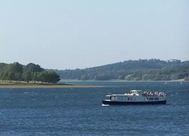 Jezero Ratland Water.