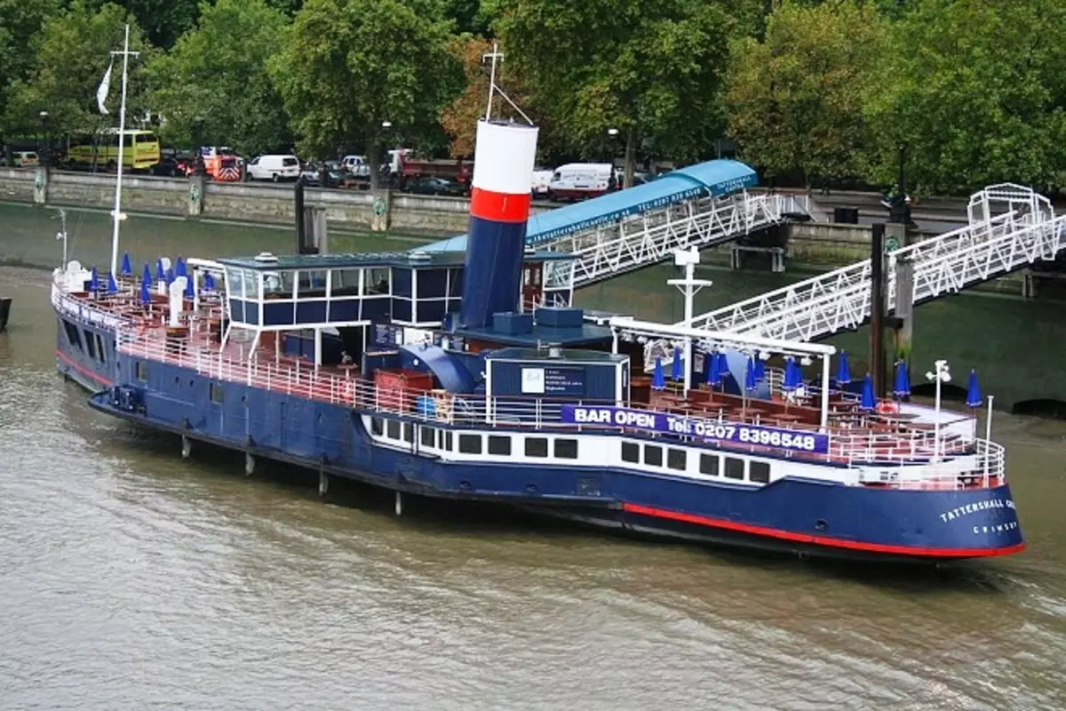 Victoria Embankment attractions.