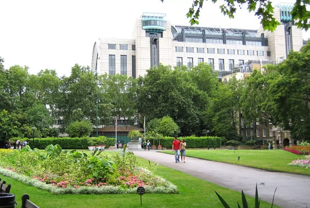 Gardens ng Victoria Embankment.