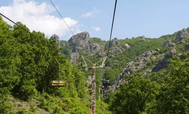 Cableway en el parque