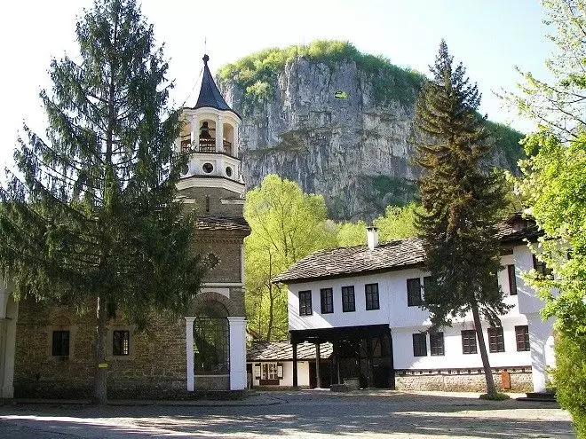 Monasteri ya Dryanovsky (Milima ya Balkan)