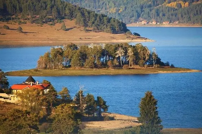 Lago Batak (montanhas Rodopianas)