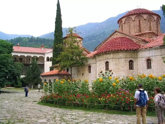 Mosteiro Bachkovsky (montanhas de Rhodope)