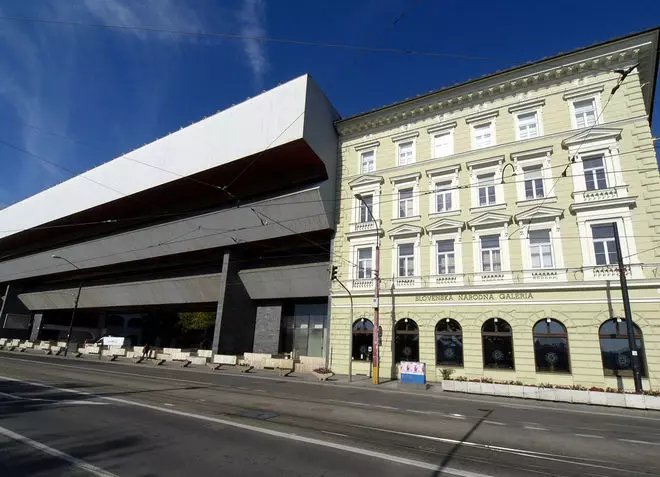 A Slovak National Gallery está na construção do palácio