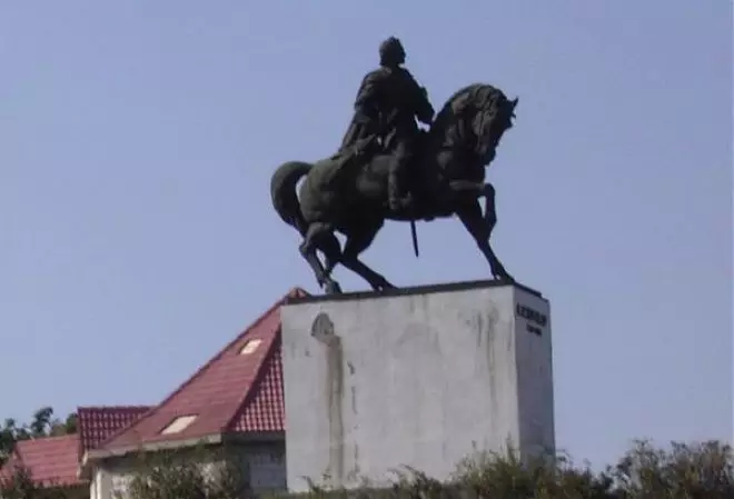 Suvorov的紀念碑在杜瓦前夫