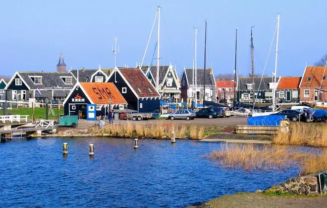 Getrenntes Dorf auf Marken Island, Niederlande