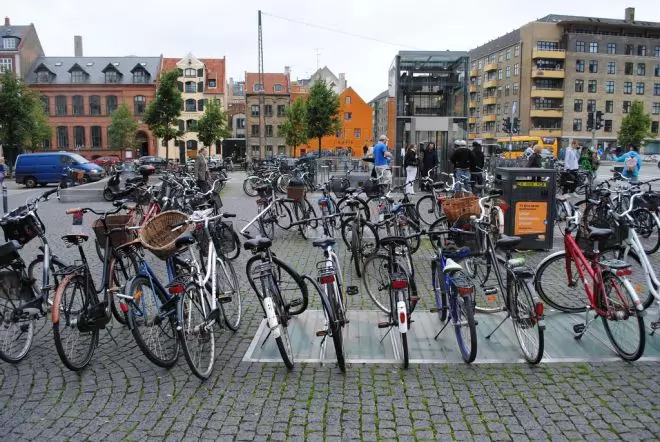 Vehículos eléctricos e bicicletas