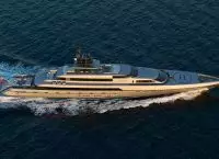 Yacht volafotsy haingana.