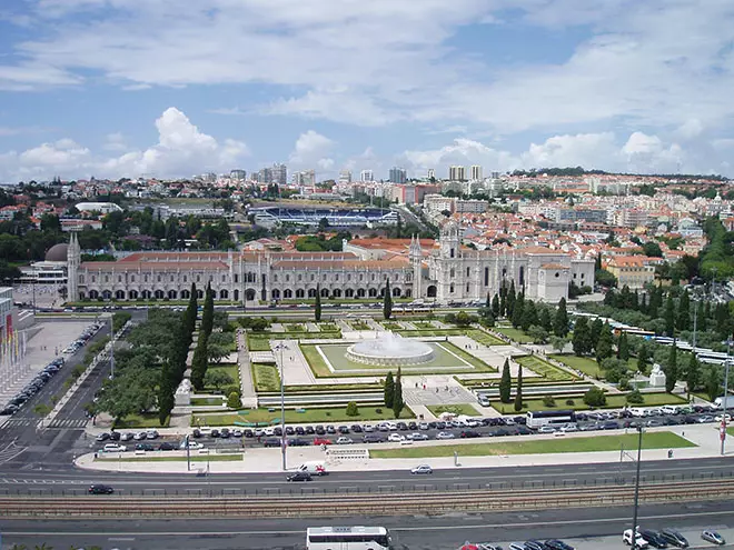 Panorama ya Palace ya Belensky.