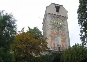 Clock Tower Cyt Mugg indartzen