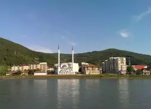 Skats uz Gorazhdas pilsētu no upes
