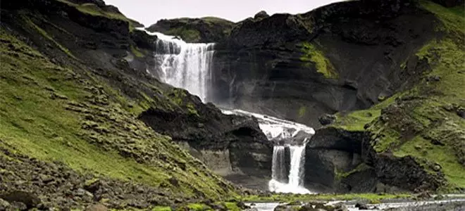 Waterfall Oufairfoss.