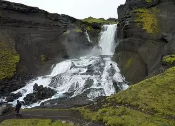 ទឹកជ្រោះ OnayRufoss - មួយក្នុងចំណោមទីក្រុងដ៏ស្រស់ស្អាតបំផុតនៅអ៊ីស្លង់