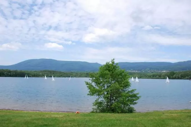 Lake Hmalarzh.