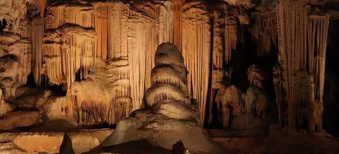 Höhlen Kango.