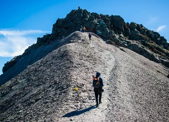 Tiela 'l Volcano disponibbli biss għal vjaġġaturi mħarrġa