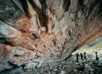 Excursion à la grotte à la main
