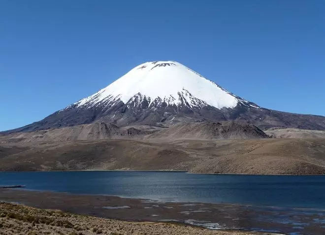 Gualatiri - چىلىنىڭ ئەڭ يۇقىرى چوققىلىرىنىڭ بىرى