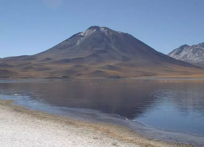 Miscanti ngubengi gunung