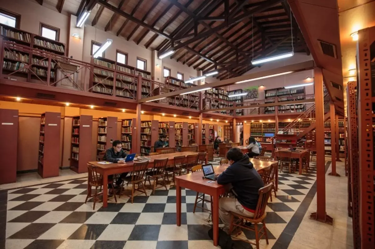 Biblioteca pe site