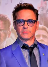 Robert Downey Jr Fil-Premiere ta 'Avengers